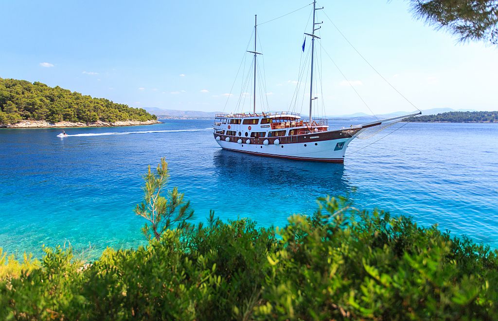 Luxury Croatia Cruises for larger groups [Top yachts]