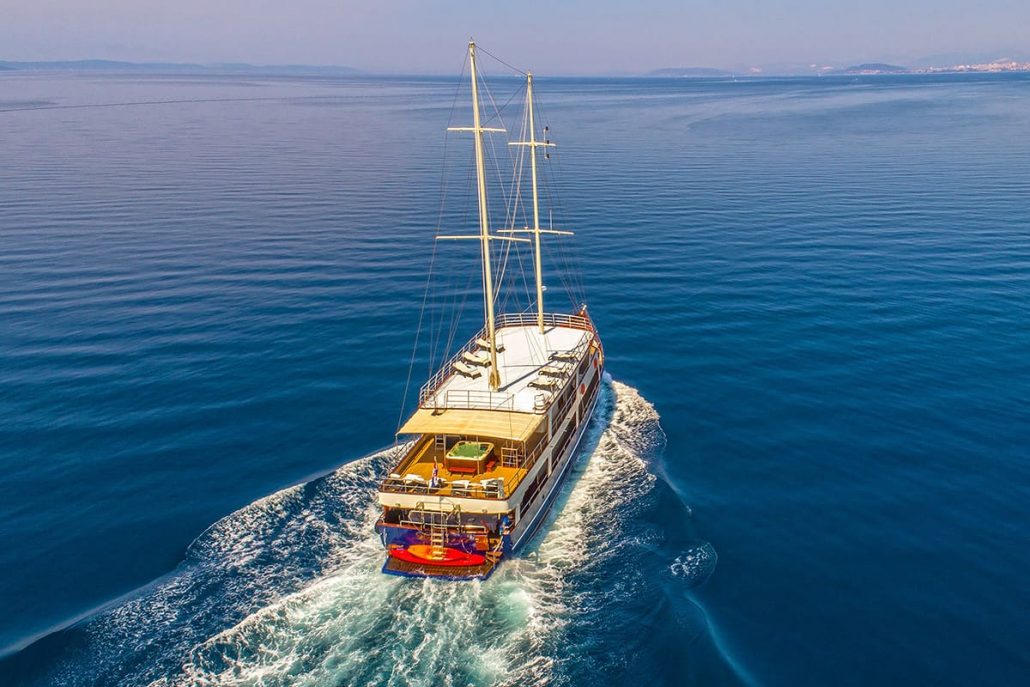 Luxury Croatia Cruises for larger groups [Top yachts]